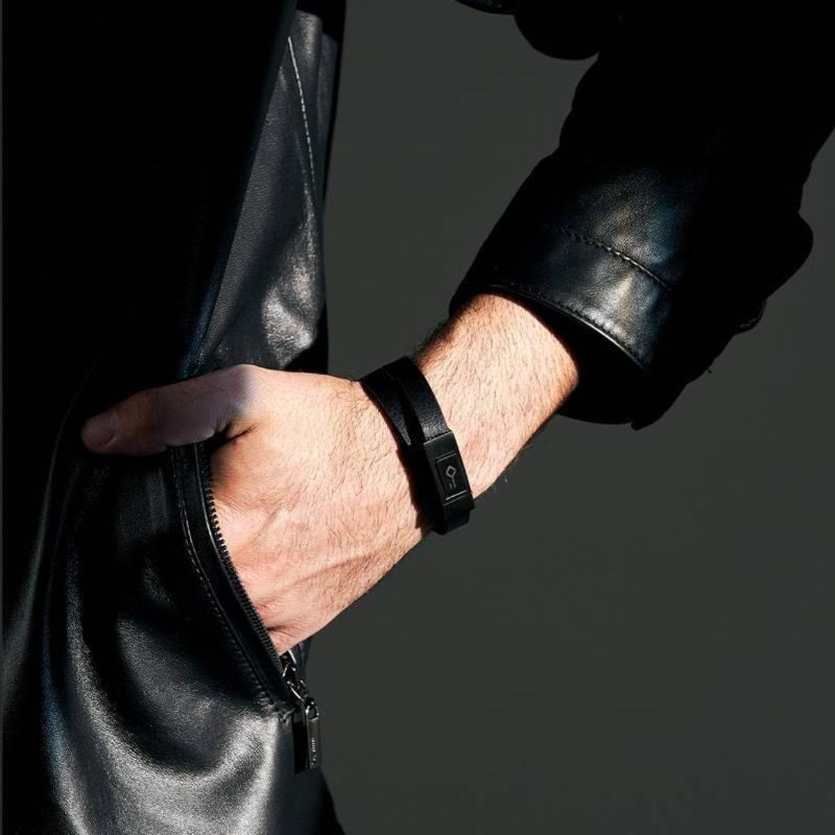 Pulseira Delamura de Couro Preta KEY DESIGN - Preto | Zattini